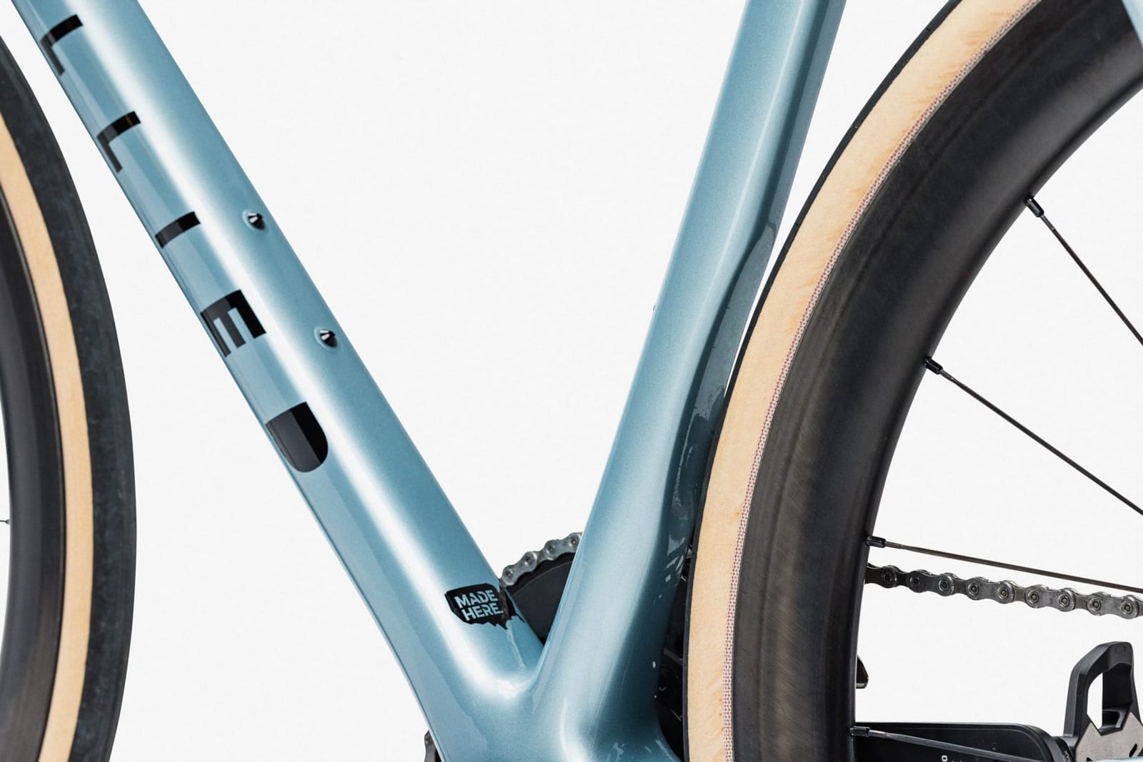 Revamped Allied Alfa road bike goes semi-aero, but still looks lovely