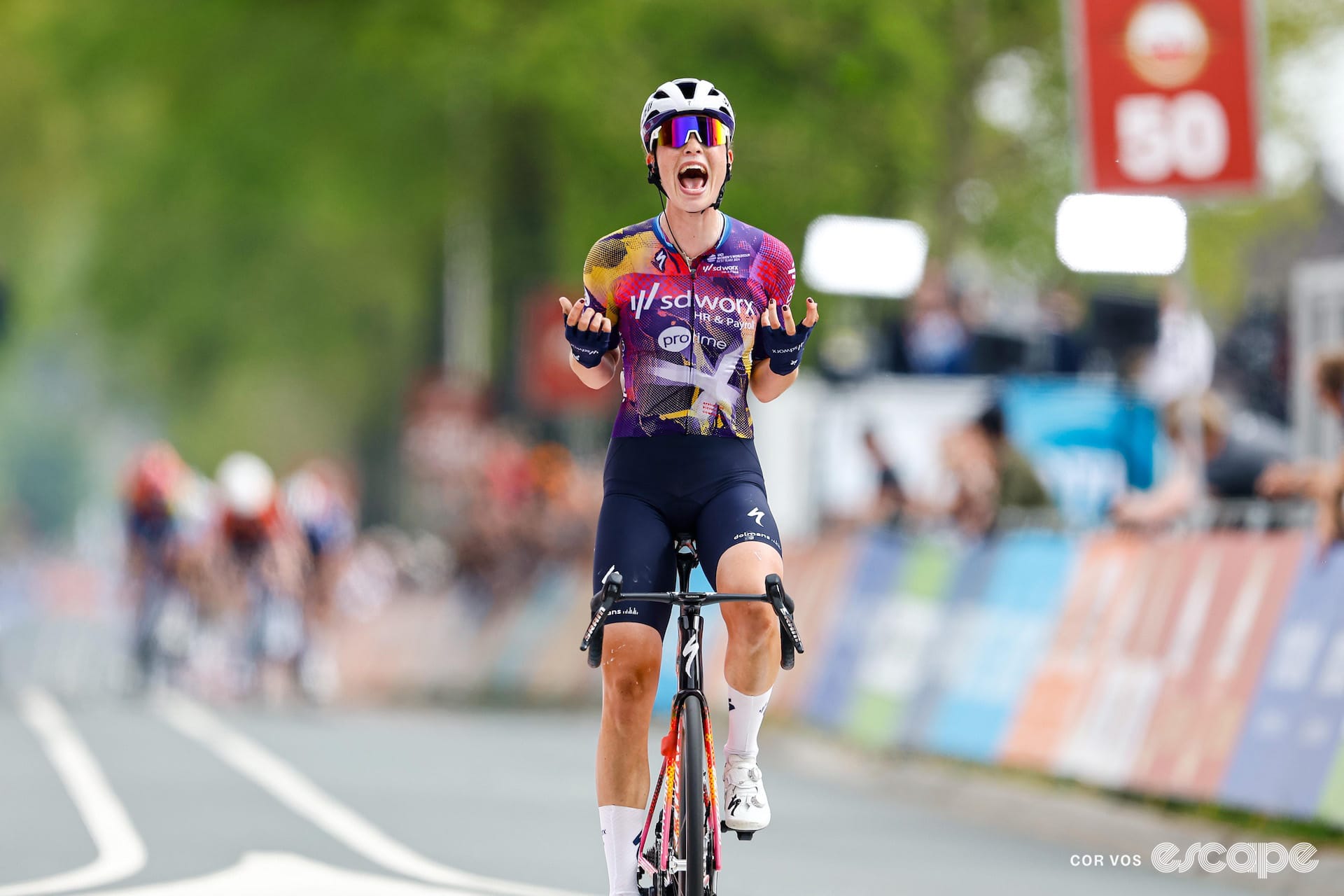 Rivals grasp the nettle, but SD Worx-Protime's Bredewold triumphs at ...